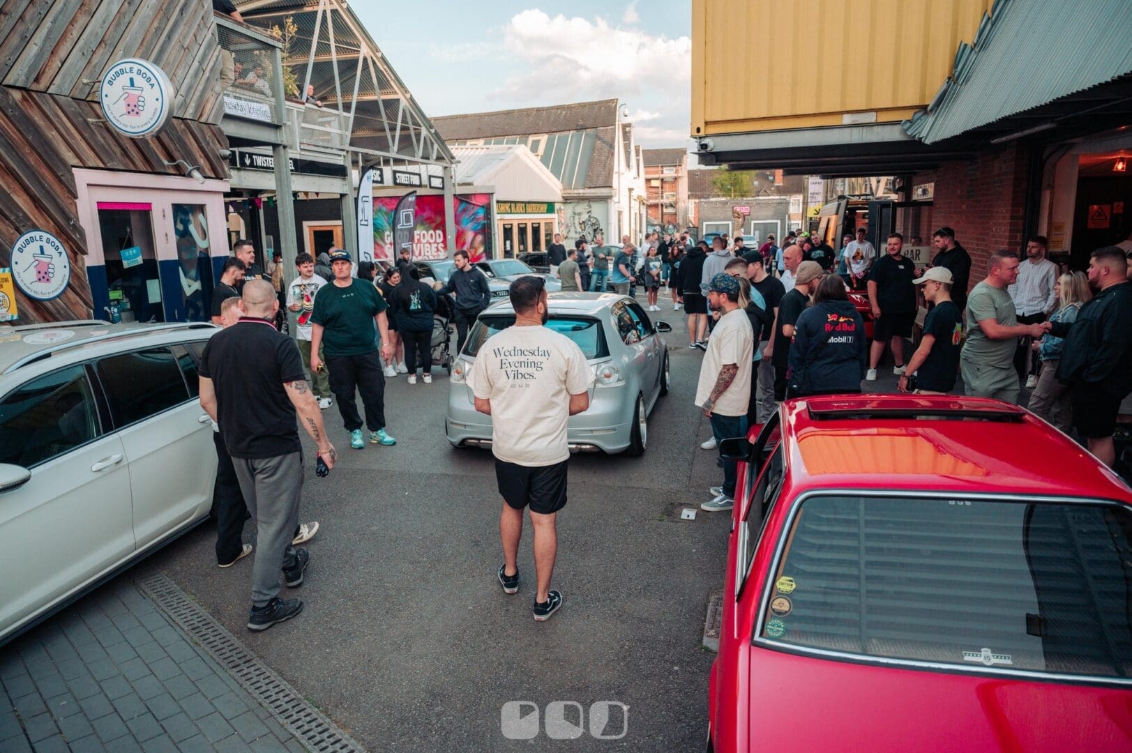 Benefits of joining a classic car club & how to find the club for you