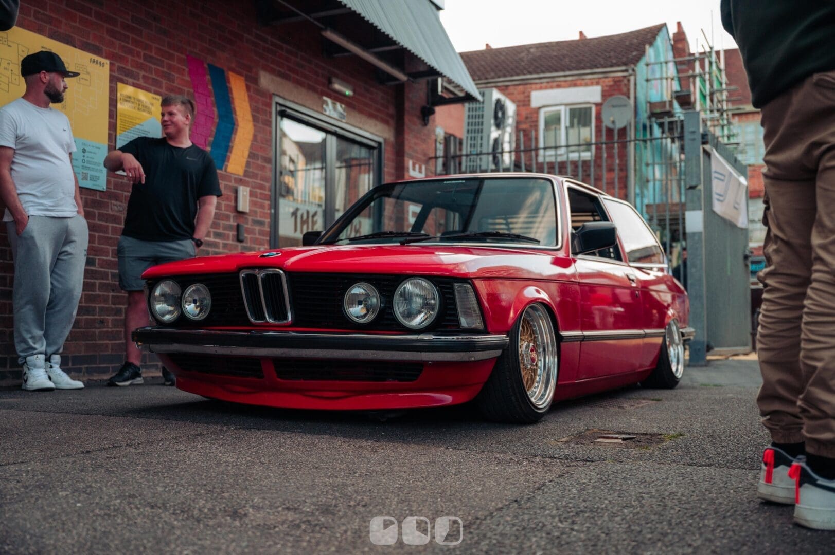 Benefits of joining a classic car club & how to find the club for you