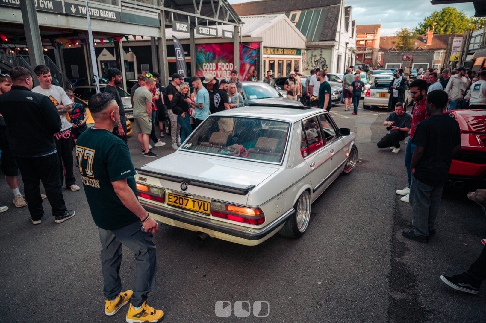 Benefits of joining a classic car club & how to find the club for you